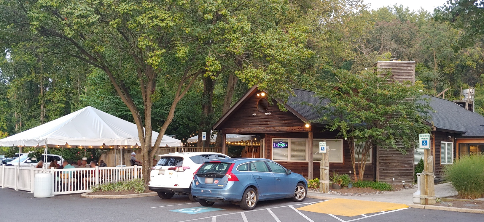 Lures Bar & Grill – Jim's Dining Guides