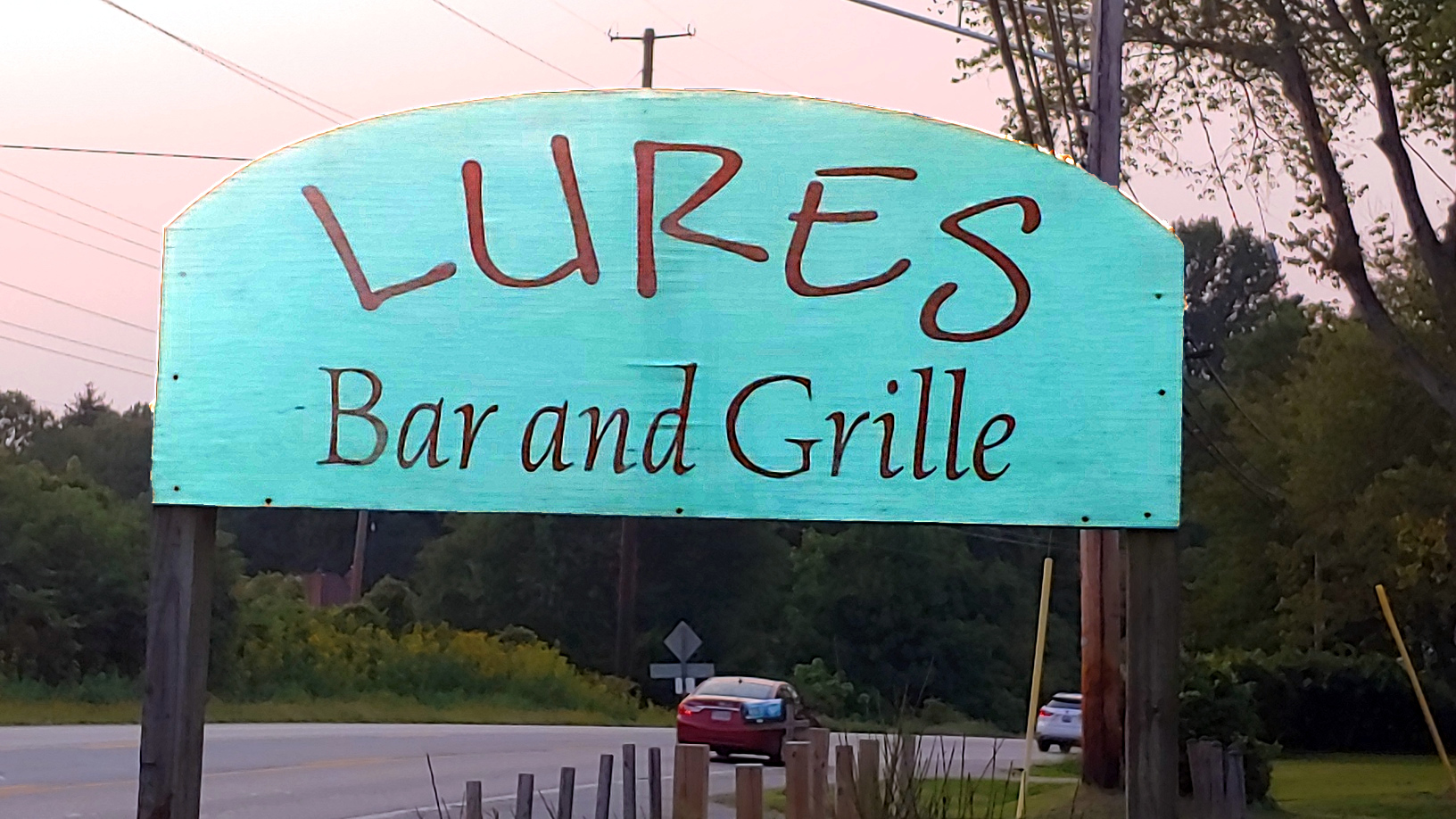 Lures Bar & Grill – Jim's Dining Guides